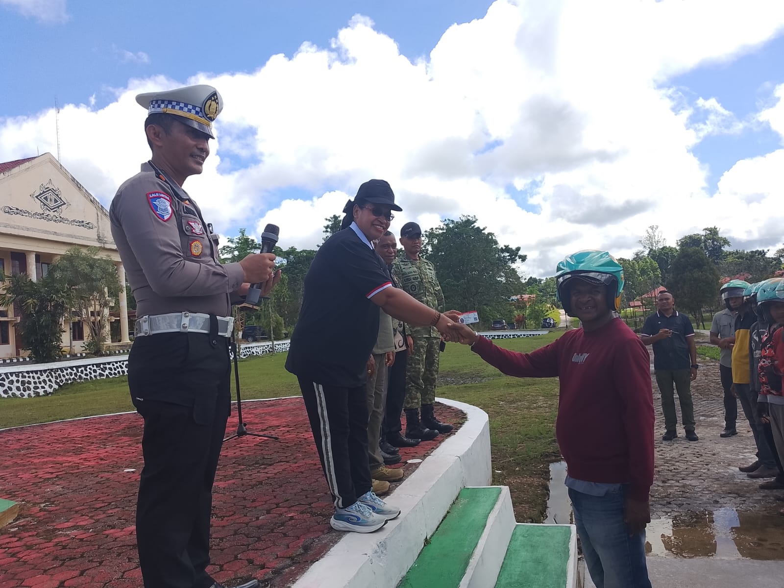 Pemkab Sorong Selatan dan Polres Sorong Gelar Pembuatan SIM Gratis bagi ...